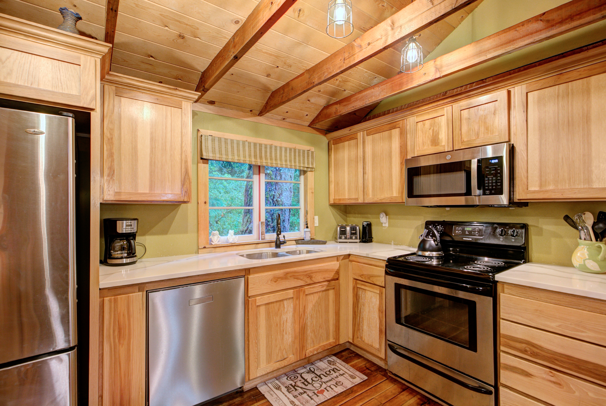 Podunk Cabin - Your Mt. Hood Retreat